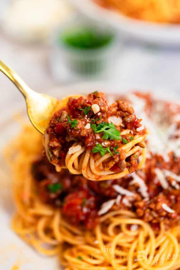 30-Minute Quick Spaghetti Bolognese - TheFoodieBlogger
